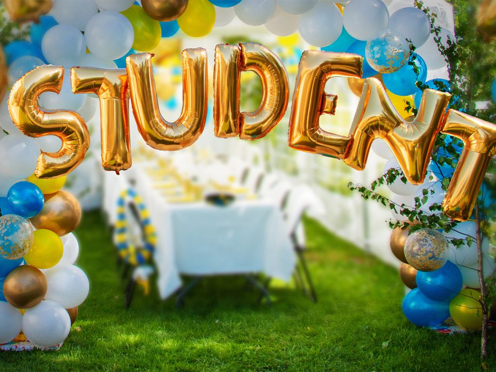 Så dekorerar du med ballonger till studenten | Partykungen